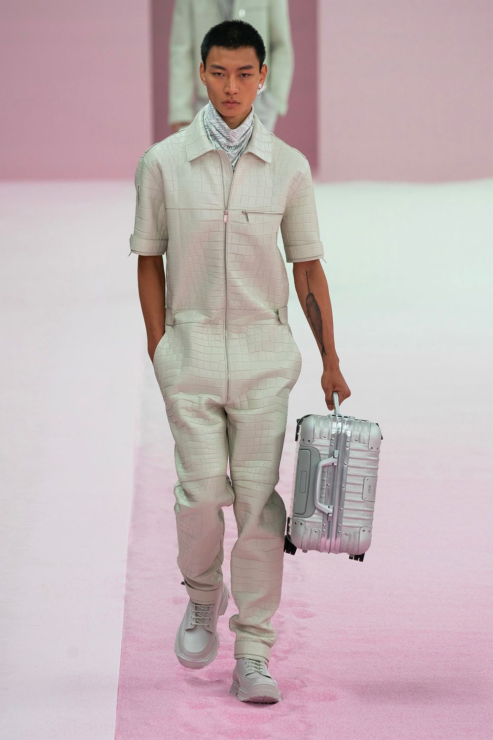 Dior Men collabora con Rimowa per la collezione SS2020
