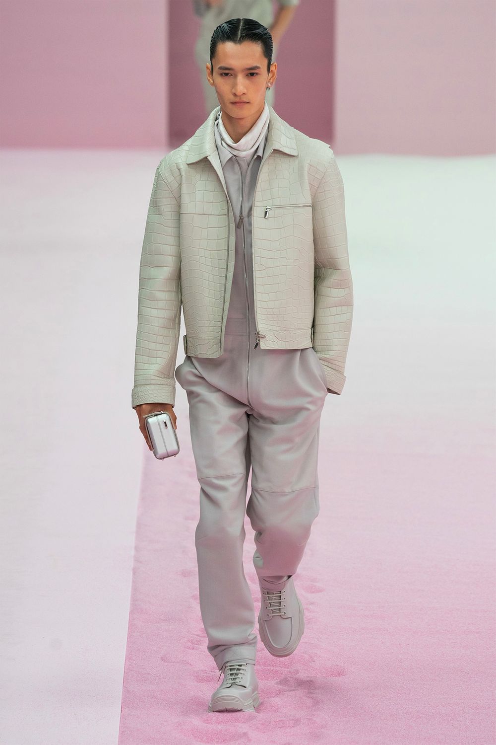 Dior Men collabora con Rimowa per la collezione SS2020