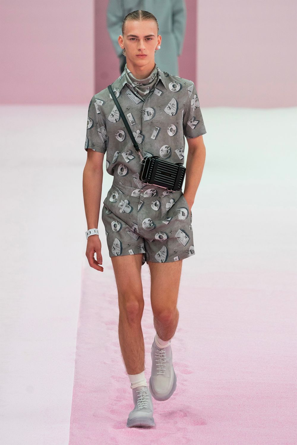 Dior Men collabora con Rimowa per la collezione SS2020